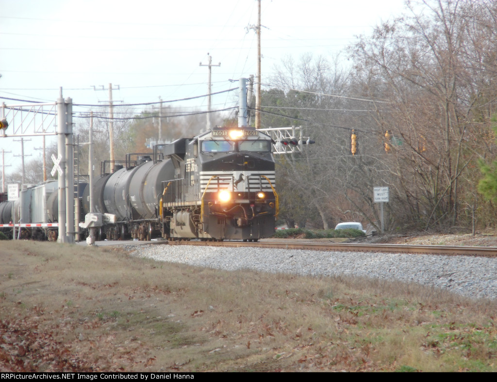 NS 7601 leads a short 16A east